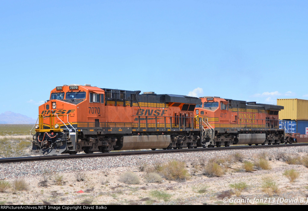 BNSF 7070